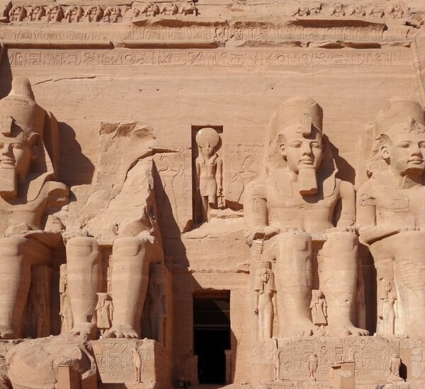 What is the Egyptian Social Pyramid? — Pharoahs to Slaves