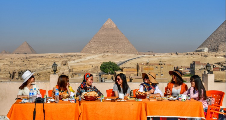 How to Visit the Pyramids of Giza: Top 10 Travel Tips